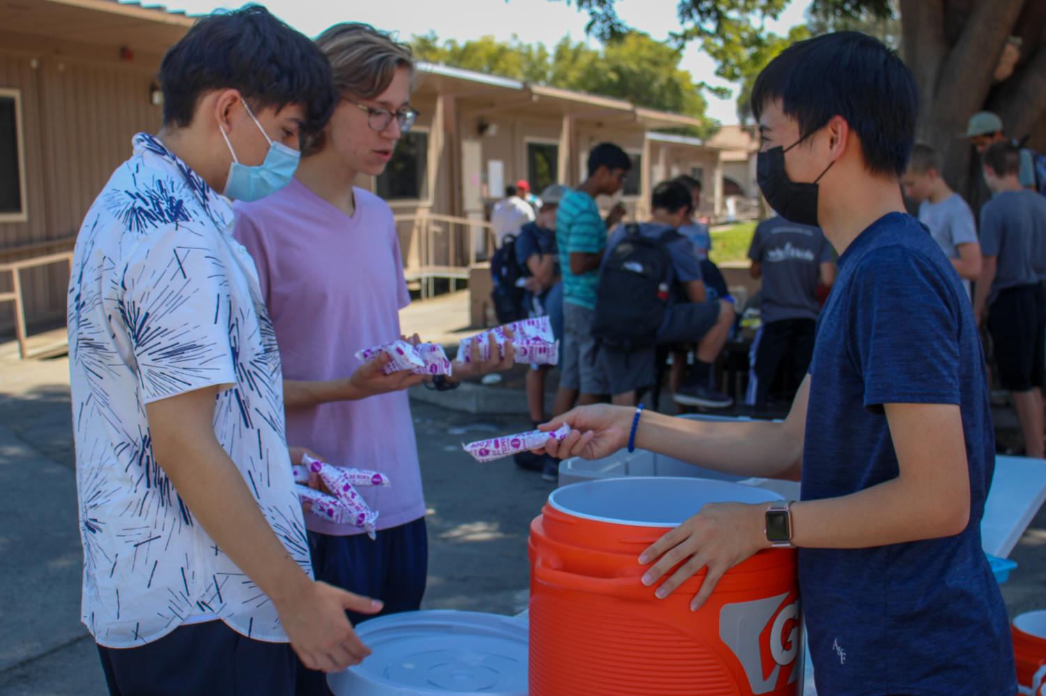 Students cope with ongoing heat wave – The Paly Voice